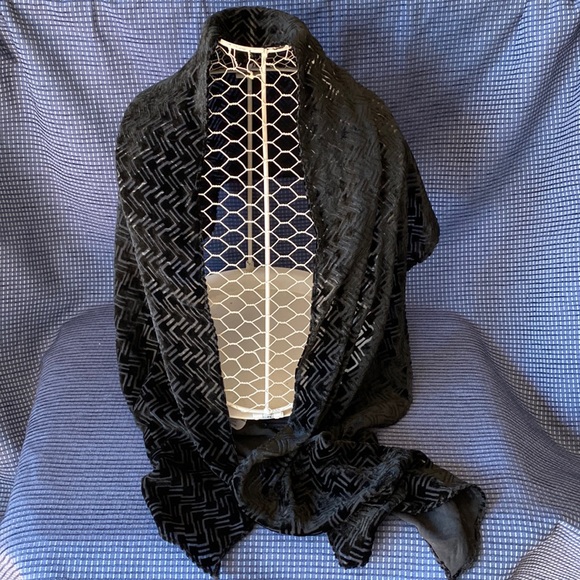 Marilyn Johnson | Accessories | Marilyn Johnson Black Velvet Silk ...